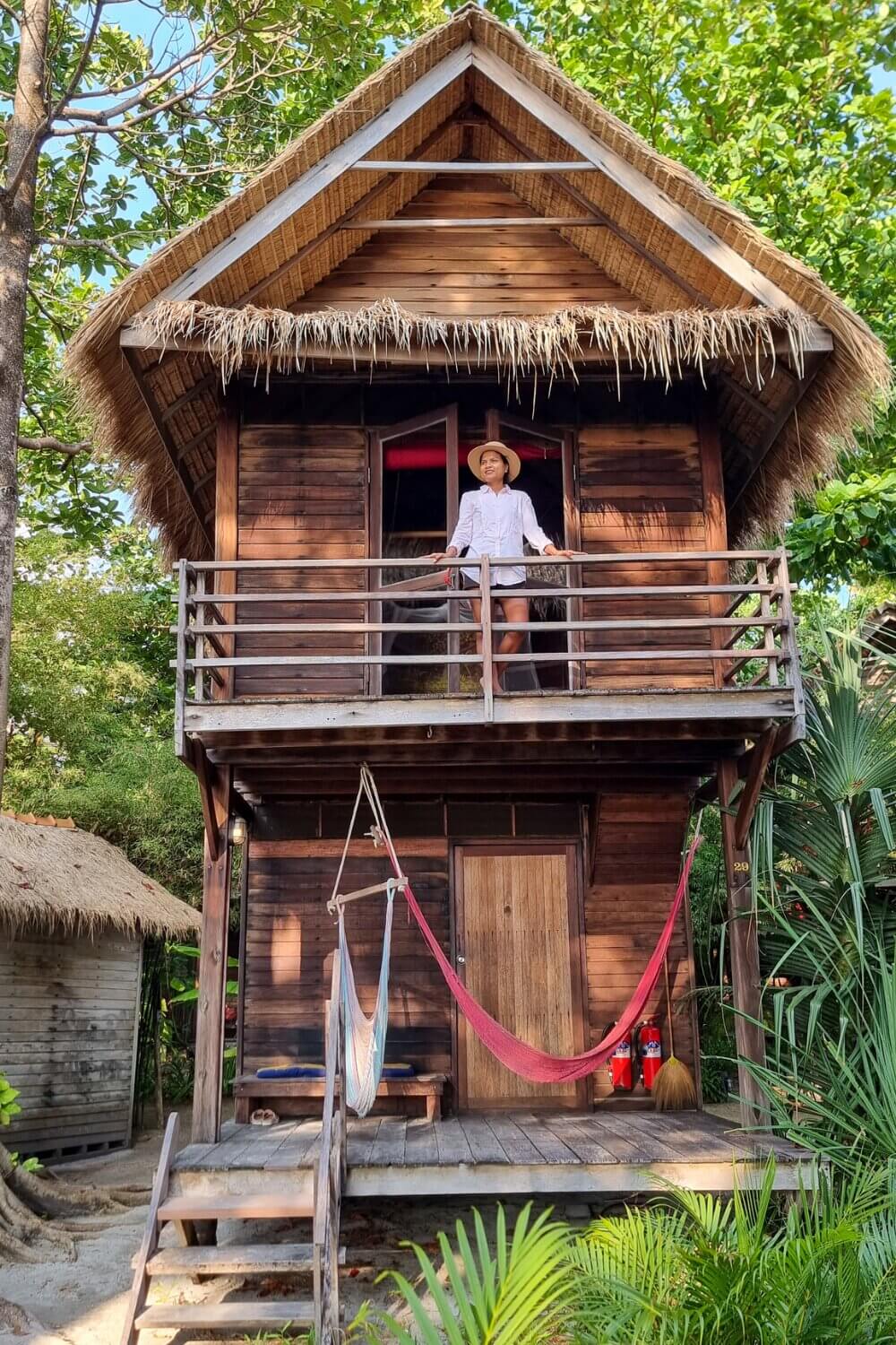 Chic Bamboo Huts Reinvent Tropical Stay